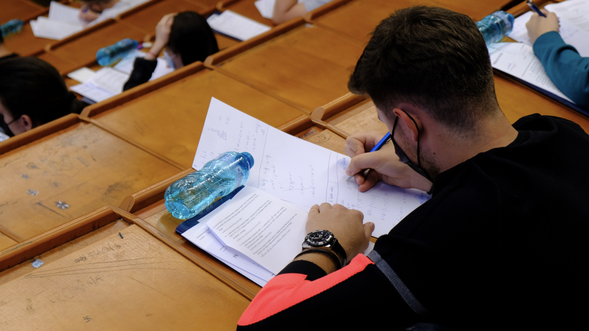 Galerie foto simulare admitere – Docs UPB